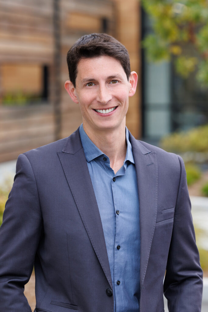 Dashboard - Family Office Insights